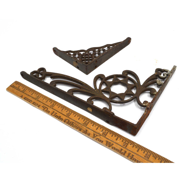 Antique CAST IRON CORNER/SHELF BRACKETS Lot of 2 Different 8-POINTED S ...
